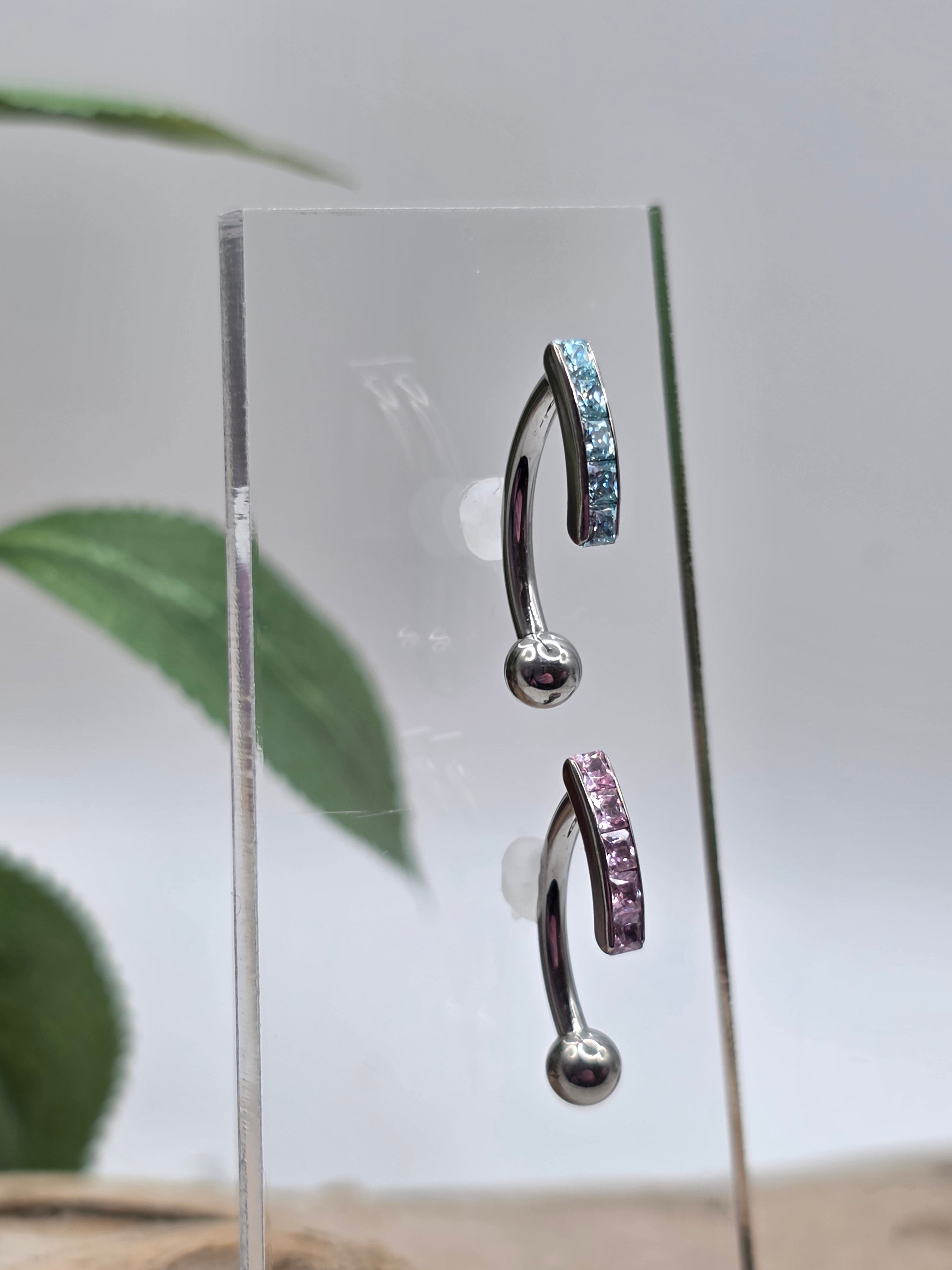 Ice 5 Gem Floating Navel Curve – Golden Moon Piercings